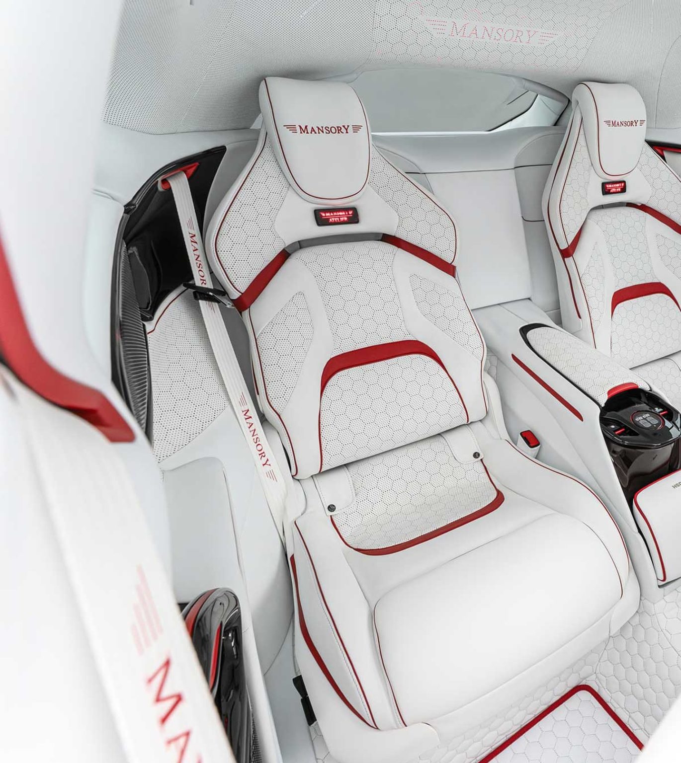 Mansory Pugnator: the Ferrari Purosangue transformed in just 7 units ...