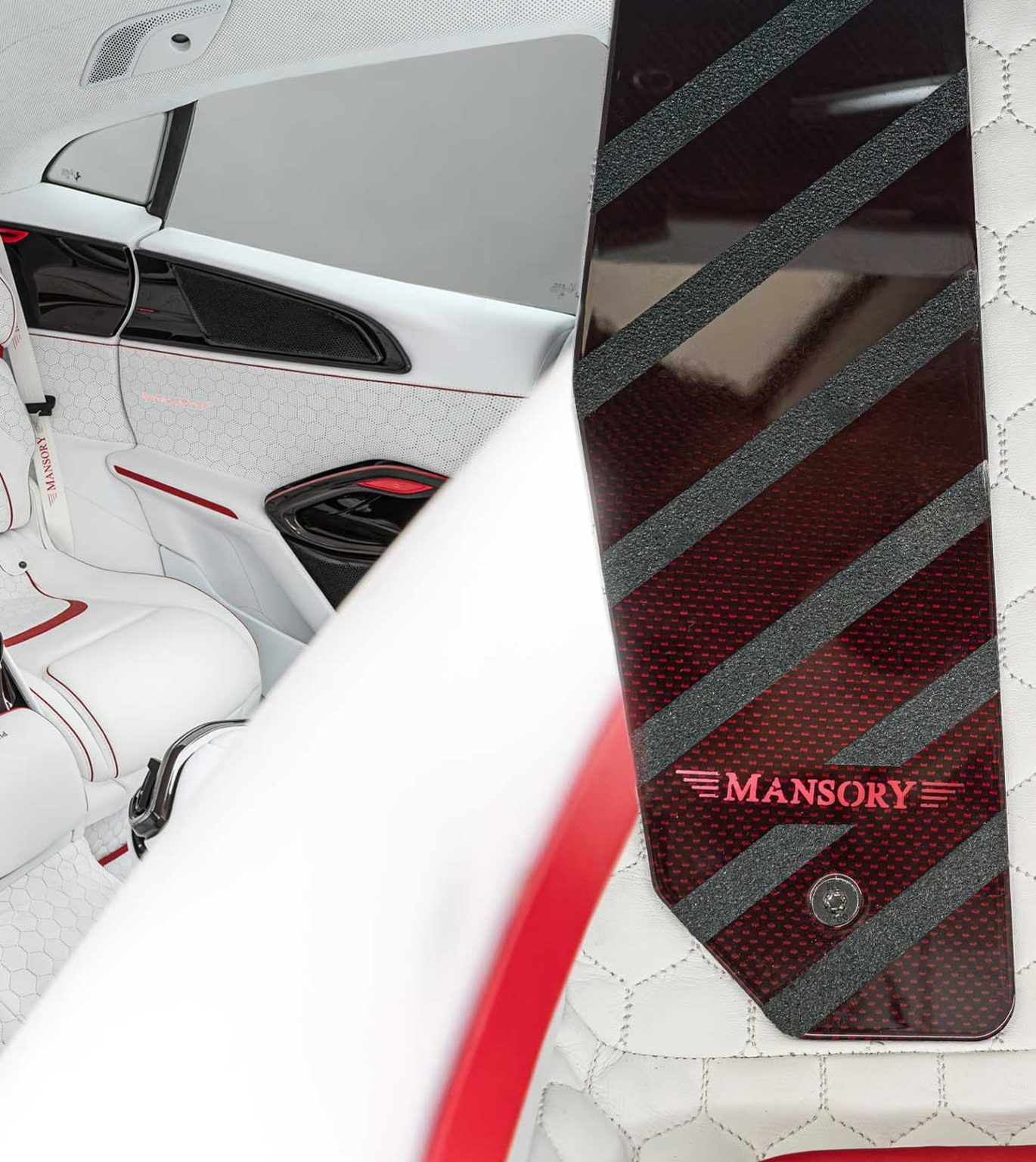 Mansory Pugnator: the Ferrari Purosangue transformed in just 7 units ...